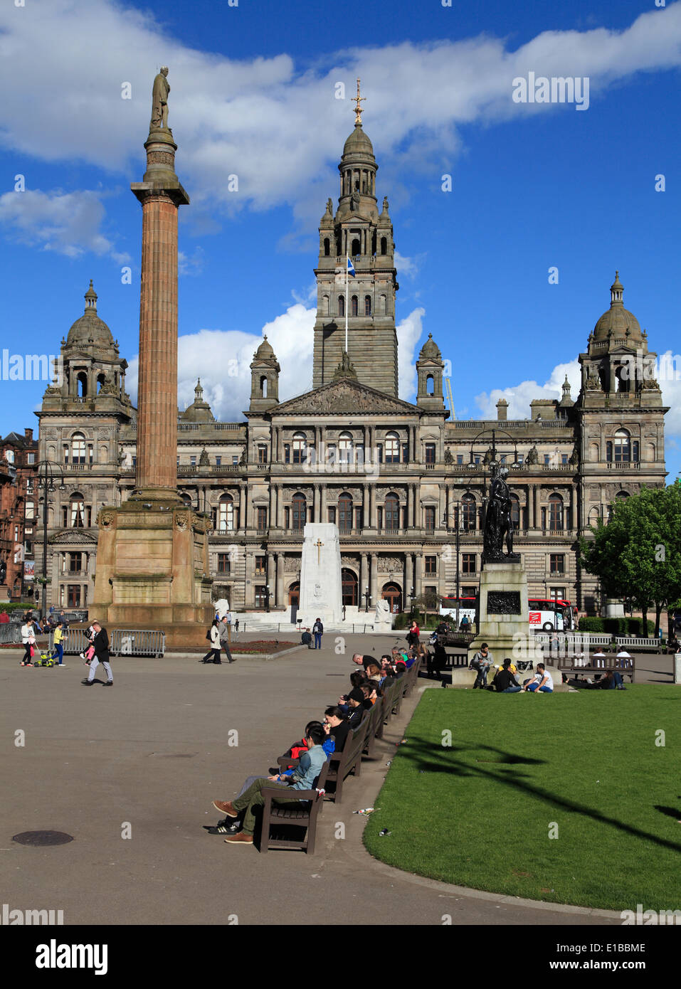 George square glasgow people hi-res stock photography and images - Alamy