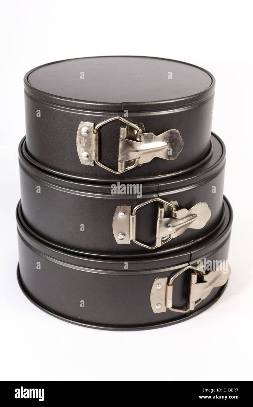 Empty loaf cake pan hi-res stock photography and images - Alamy