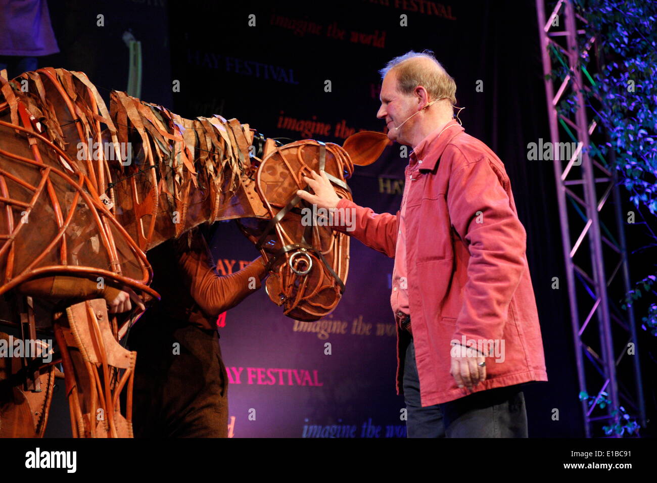 Hay on Wye, Wales, UK. 29th May 2014. Michael Morpurgo and the puppet ...