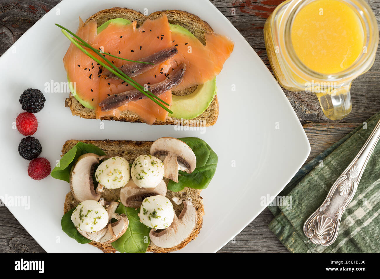 Overhead picnic table hi-res stock photography and images - Alamy