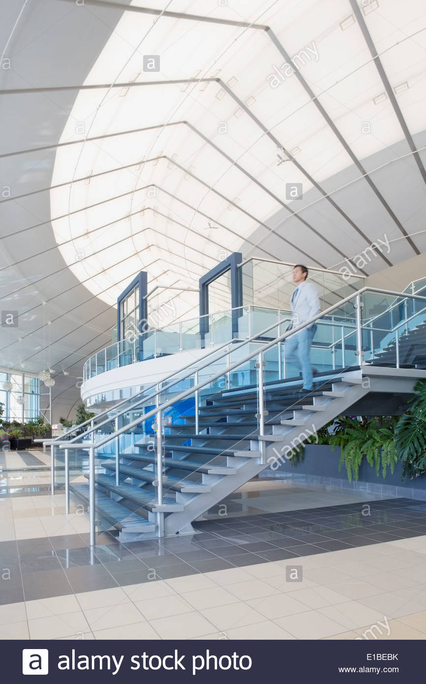 Office atrium hi-res stock photography and images - Alamy