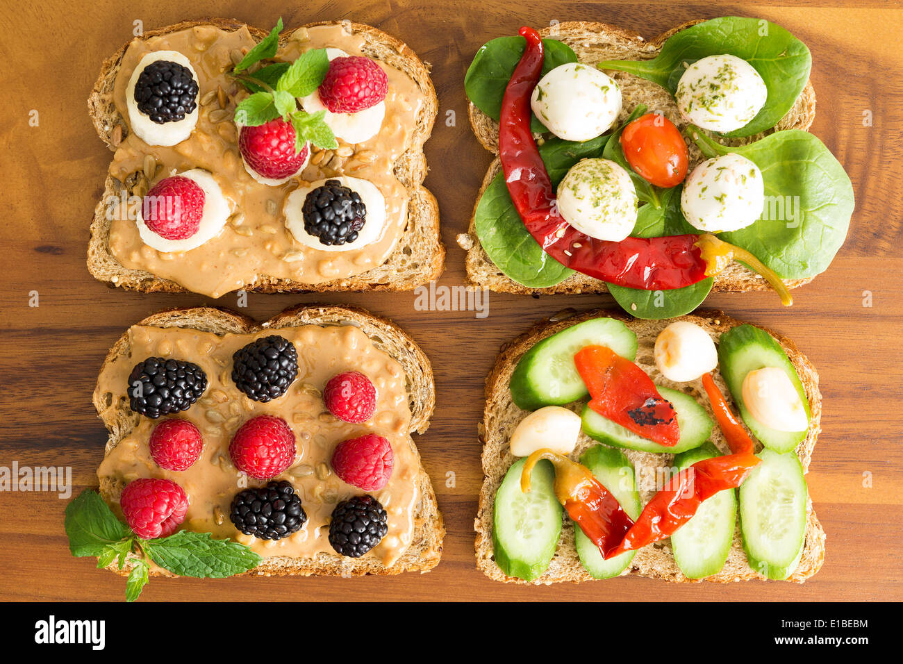 Picnic table with food hi-res stock photography and images - Alamy