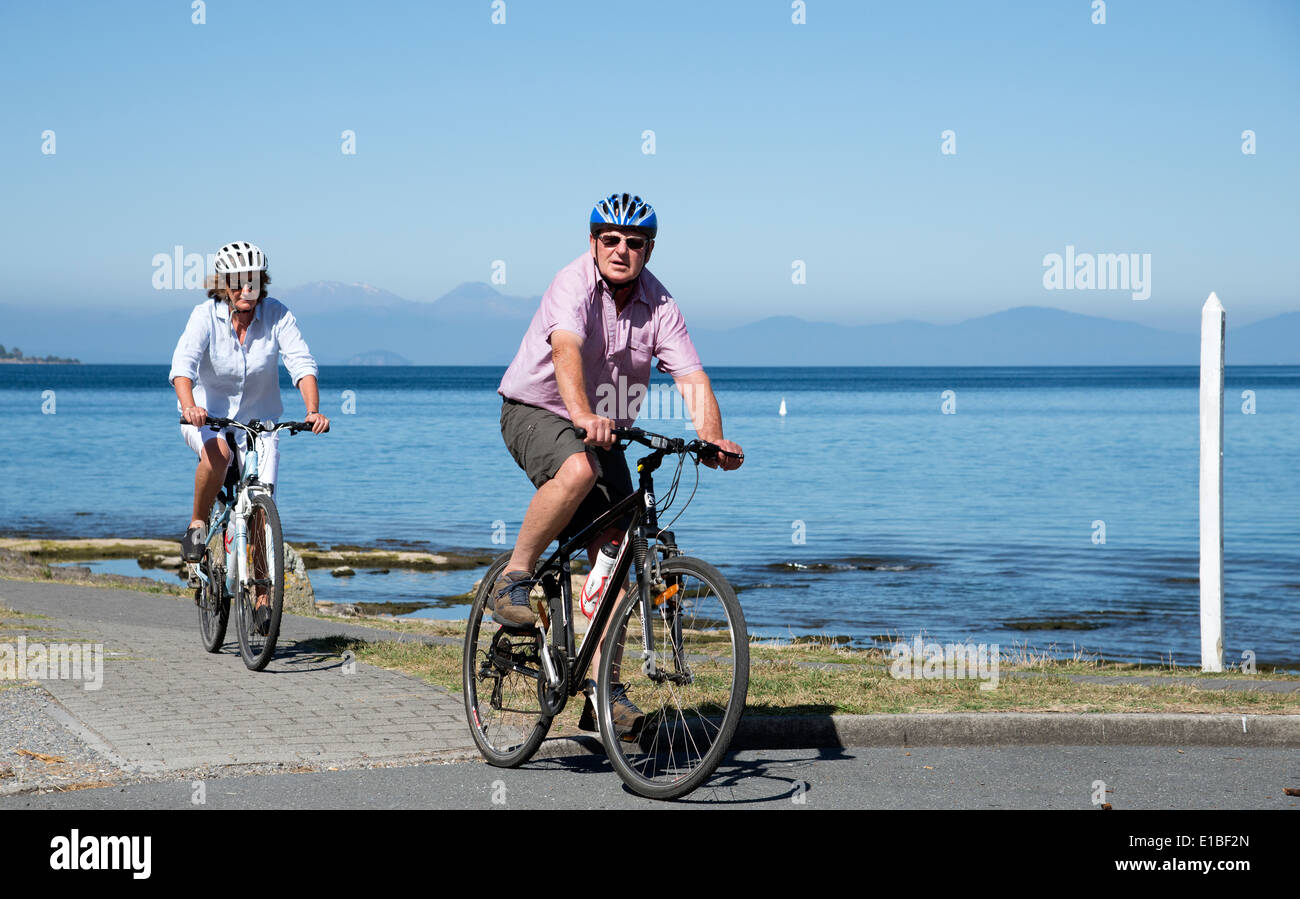 Cycling around the lake hi-res stock photography and images - Alamy