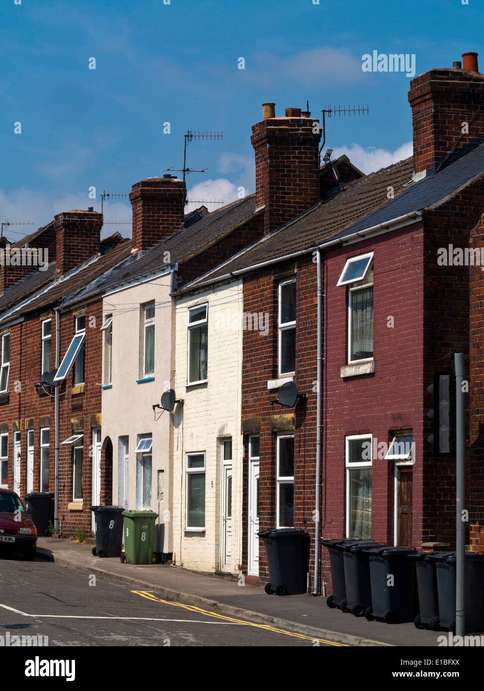 Northern terraced houses hi-res stock photography and images - Alamy
