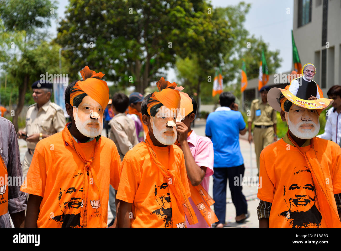Narendra modi mask hi-res stock photography and images - Alamy