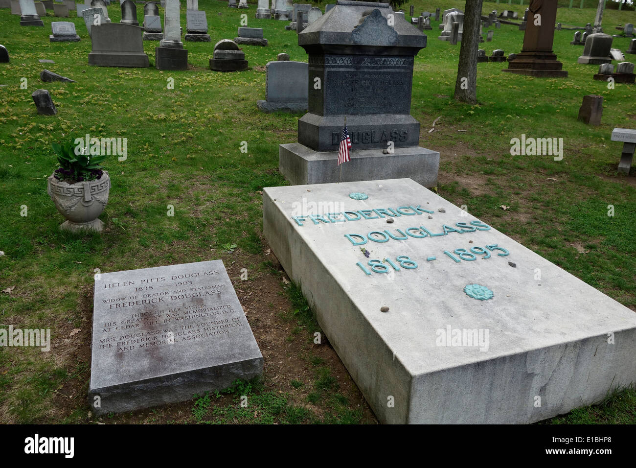 Grave of us abolitionist hi-res stock photography and images - Alamy