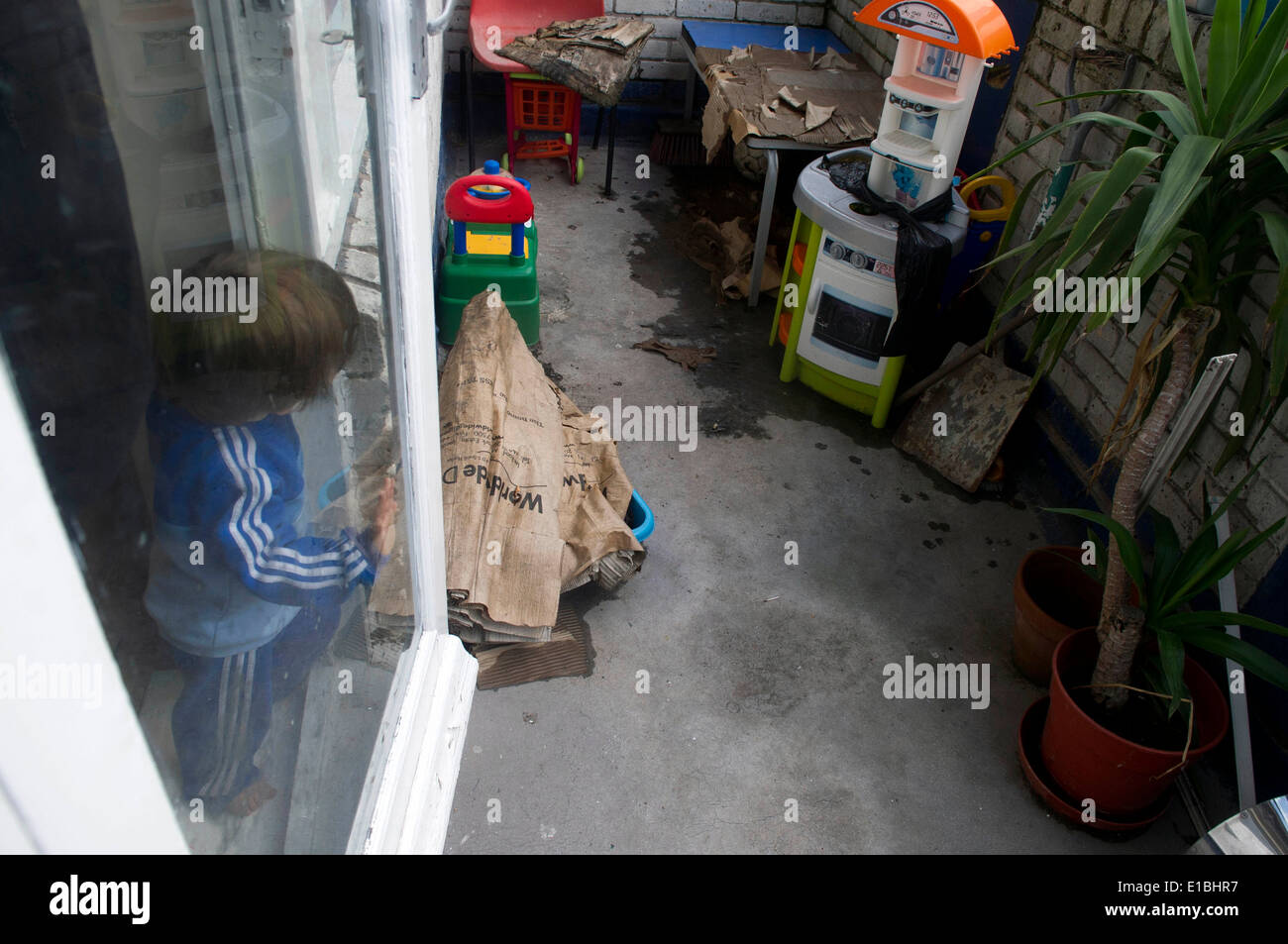 Council flat kitchen hi-res stock photography and images - Alamy