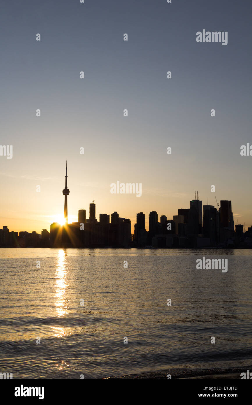 Vertical crop hi-res stock photography and images - Alamy