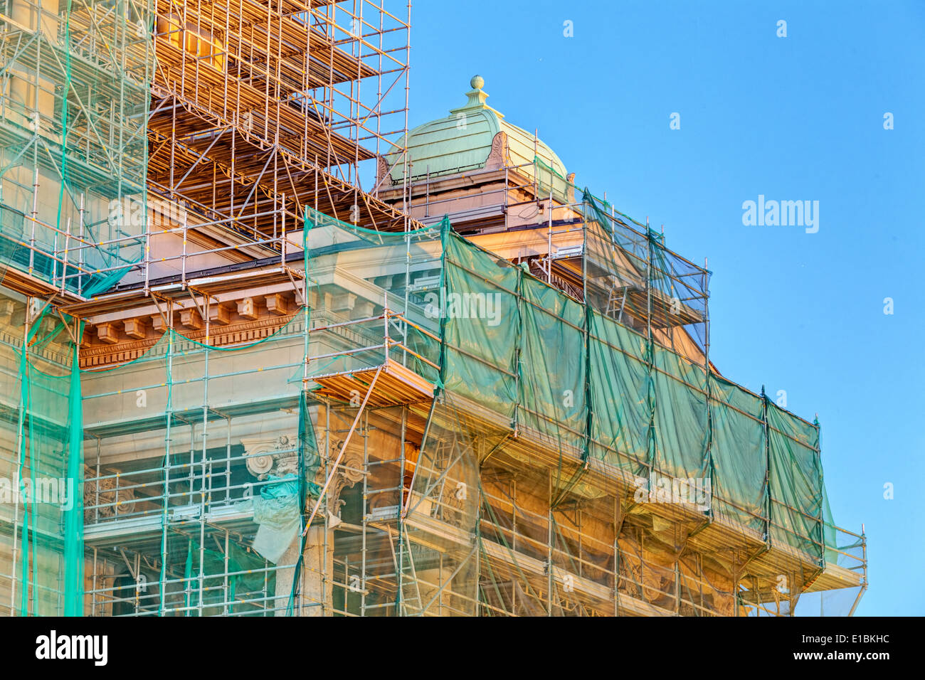 building construction with scaffolding Stock Photo - Alamy