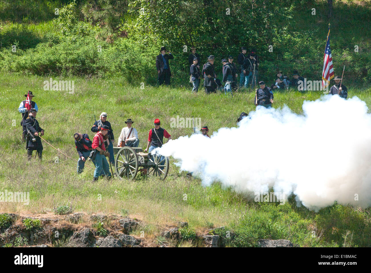 Civil war reenactment artillery hi-res stock photography and images - Alamy