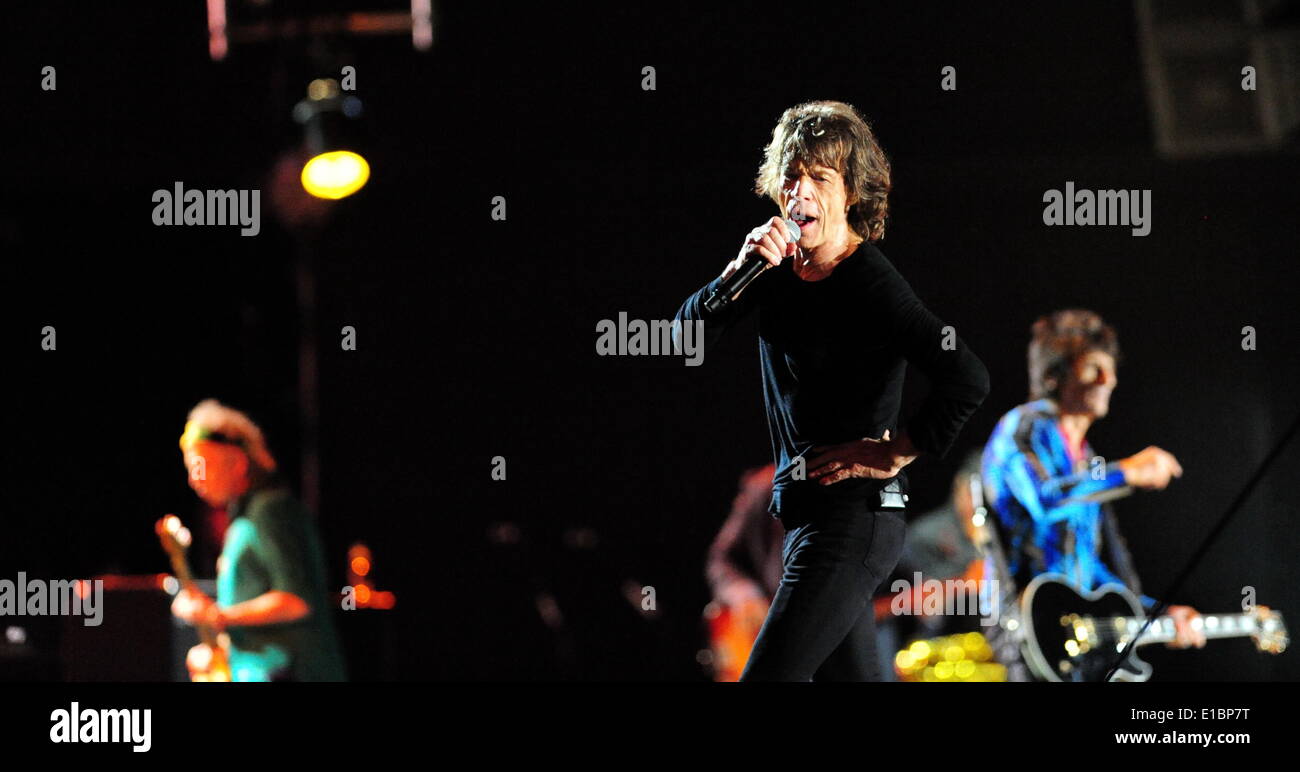 The Lead Singer Of The Rolling Stones Stock Photos & The Lead Singer Of ...