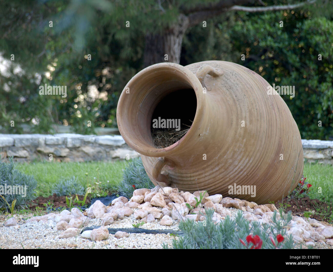 Amphora In The Garden Stock Photo - Alamy