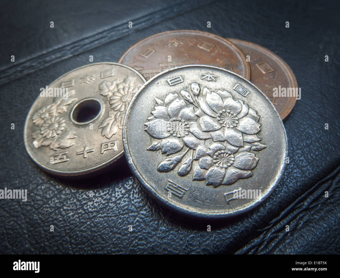 Japanese money, silver coin, yen Stock Photo - Alamy