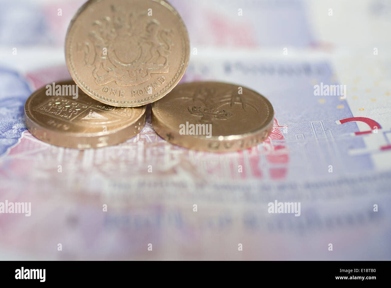 Stack of money notes uk hi-res stock photography and images - Alamy