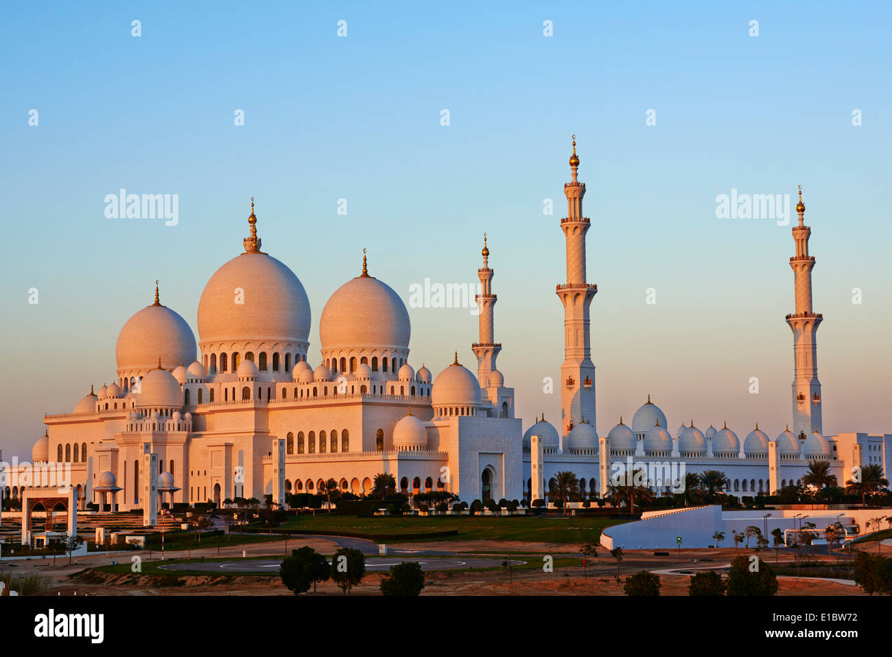 United Arab Emirates, Abu Dhabi, Sheikh Zayed Grand Mosque Stock Photo ...