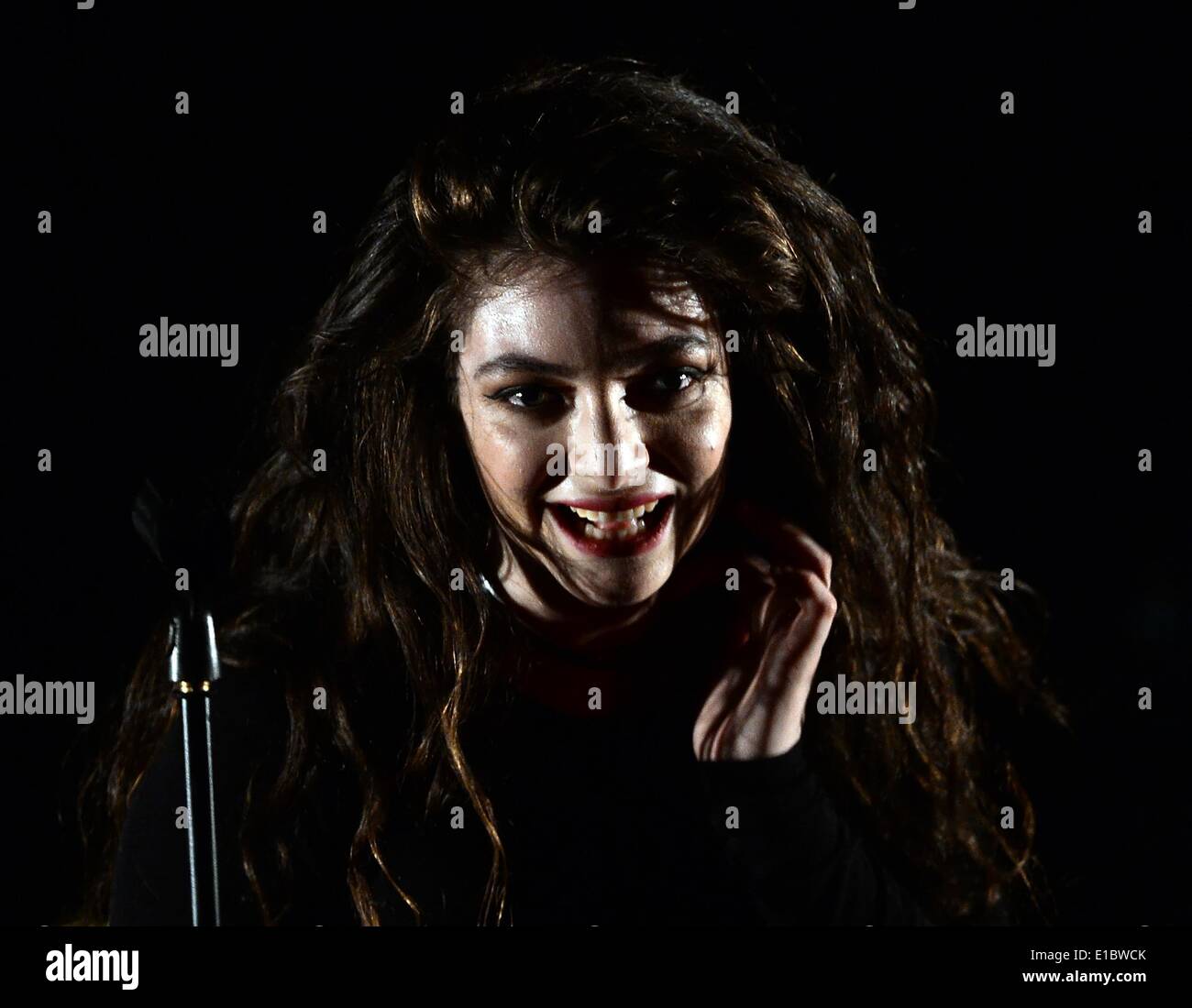 Lorde performing in concert hi-res stock photography and images - Alamy