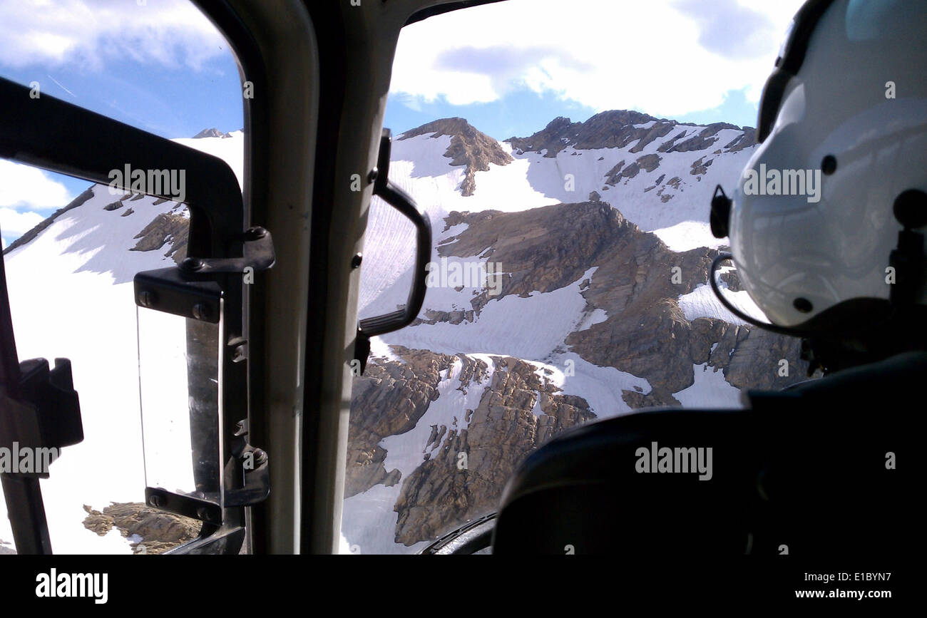 Pilots view hi-res stock photography and images - Alamy