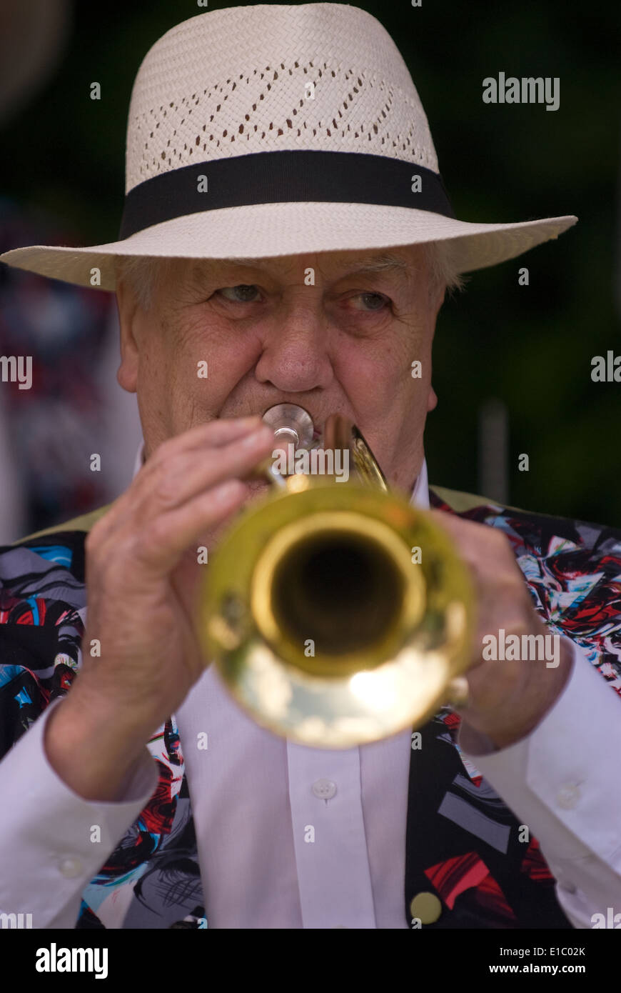 Car bands hi-res stock photography and images - Alamy