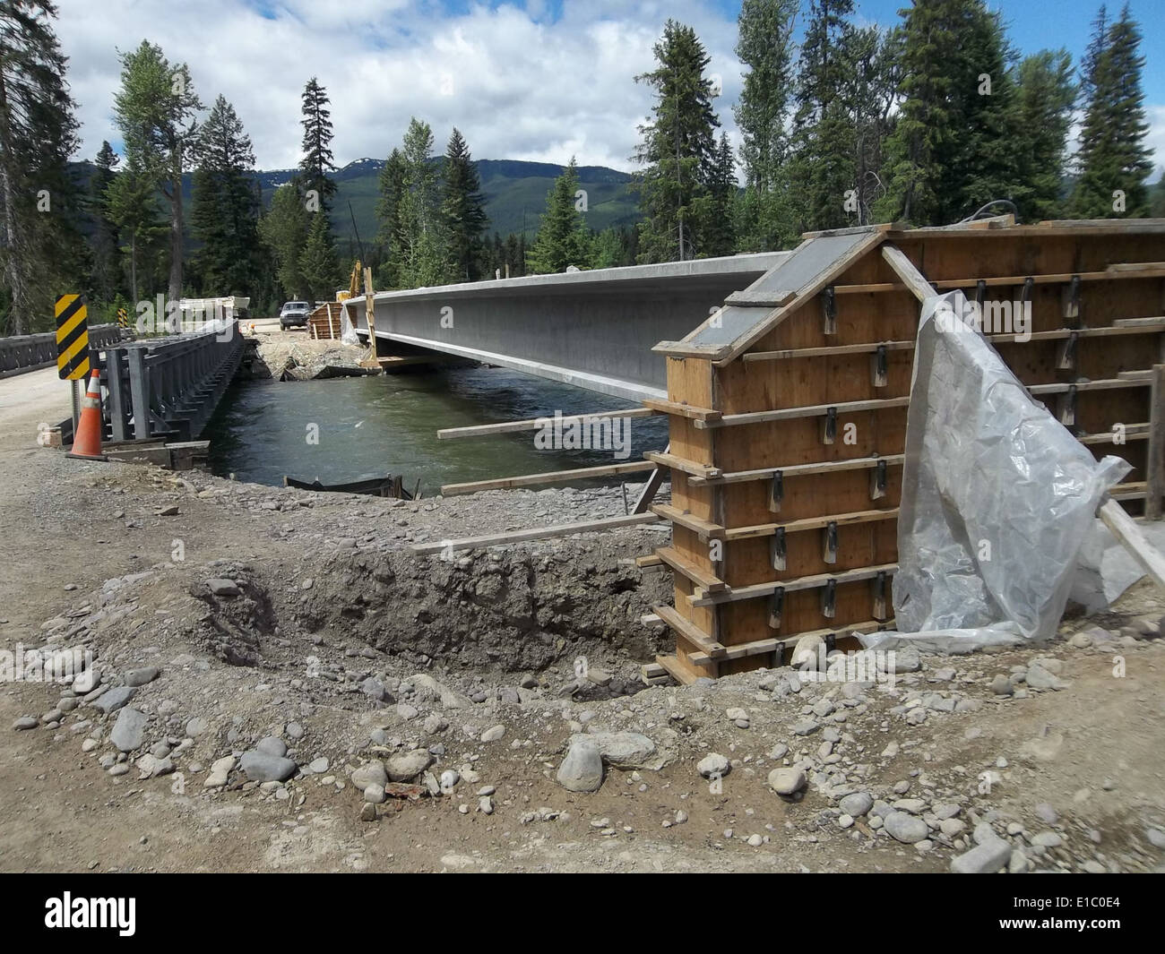 Temporary and Permanent Swan River Bridge Stock Photo - Alamy