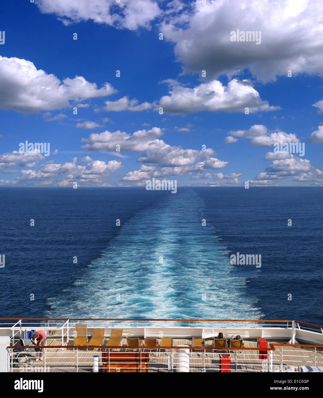 Cruise ship track on the ocean with clouds in the background Stock ...