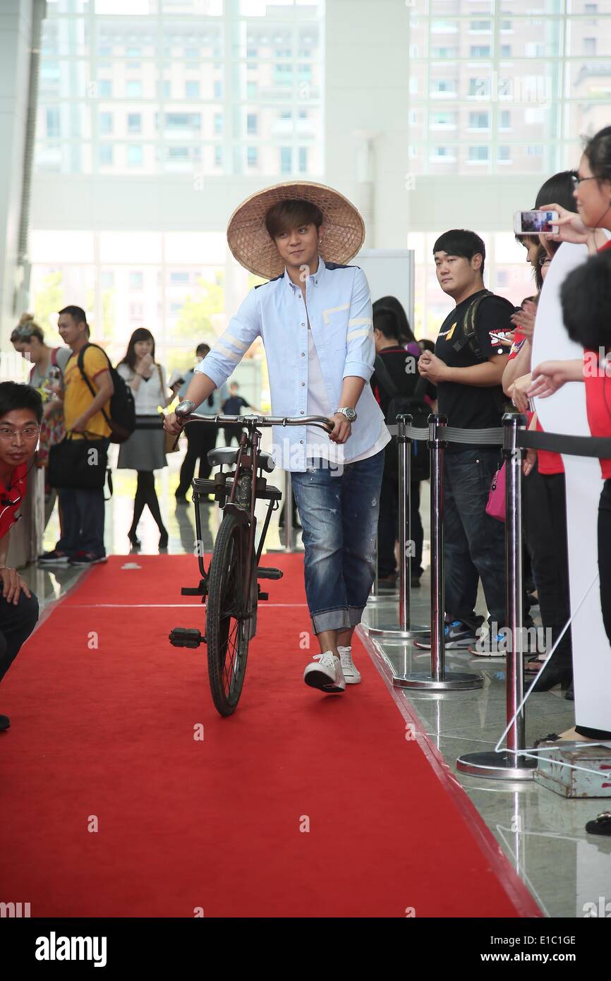 Taipei, China. 28th May, 2014. Taiwanese singer and actor Show Lo poses ...