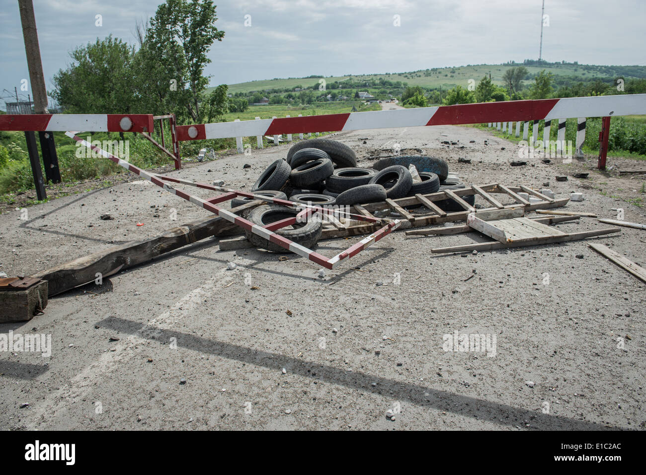railway crossing at border of Sloviansk - frontline position of Pro ...