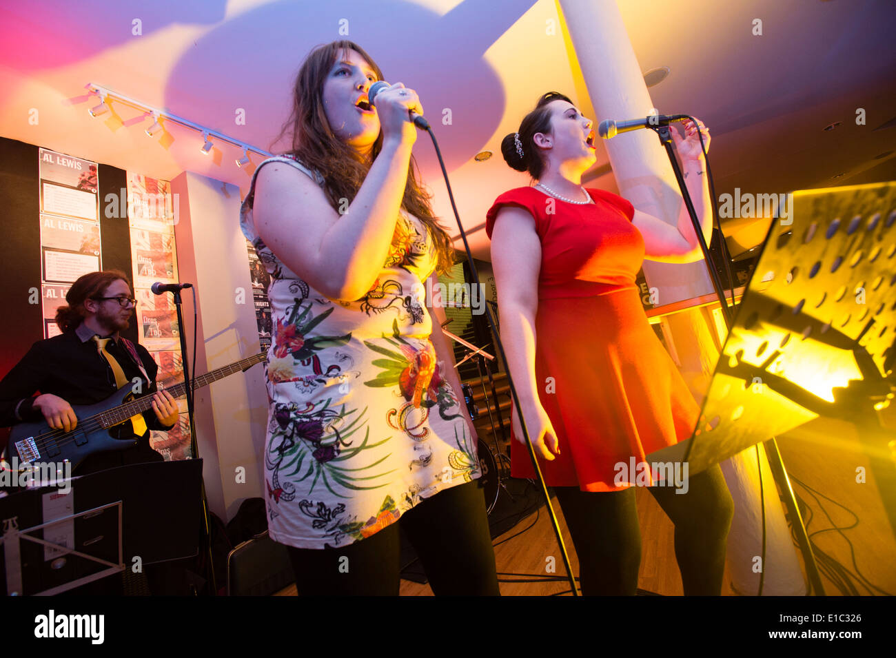 Two man band hi-res stock photography and images - Alamy