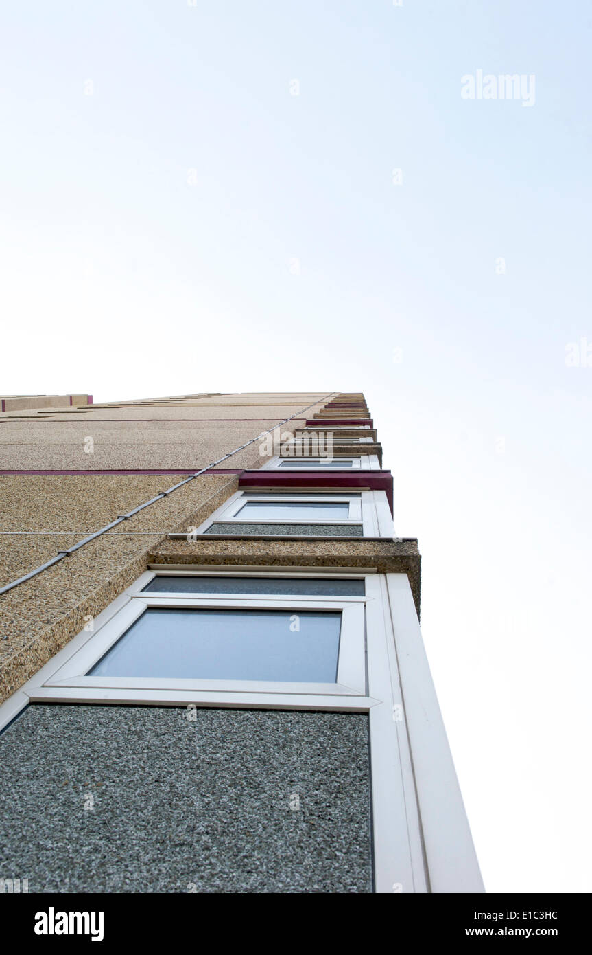 Empty block flats hi-res stock photography and images - Alamy