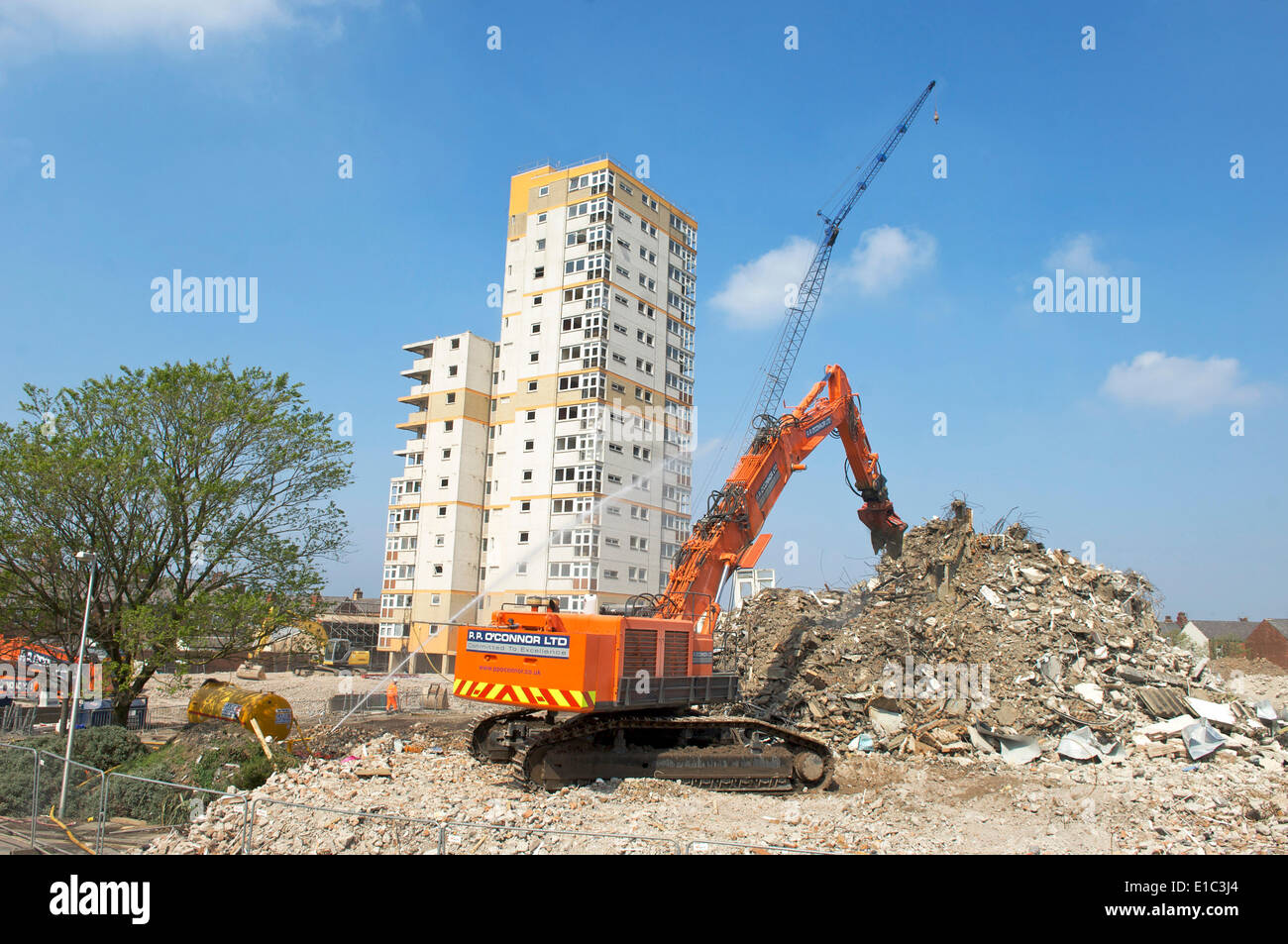 Demolition pulveriser hi-res stock photography and images - Alamy