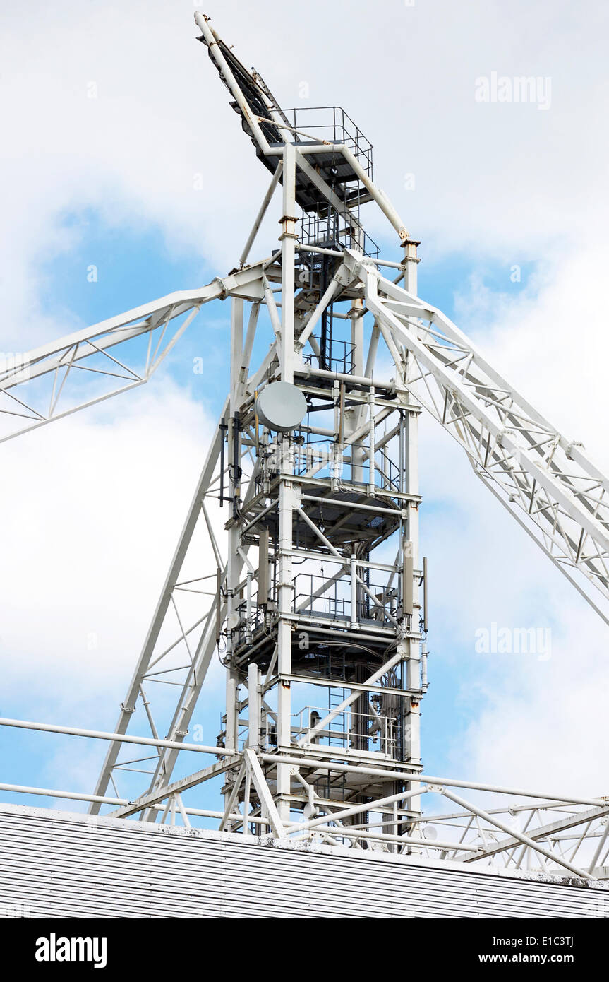 Floodlight tower at football ground Stock Photo - Alamy