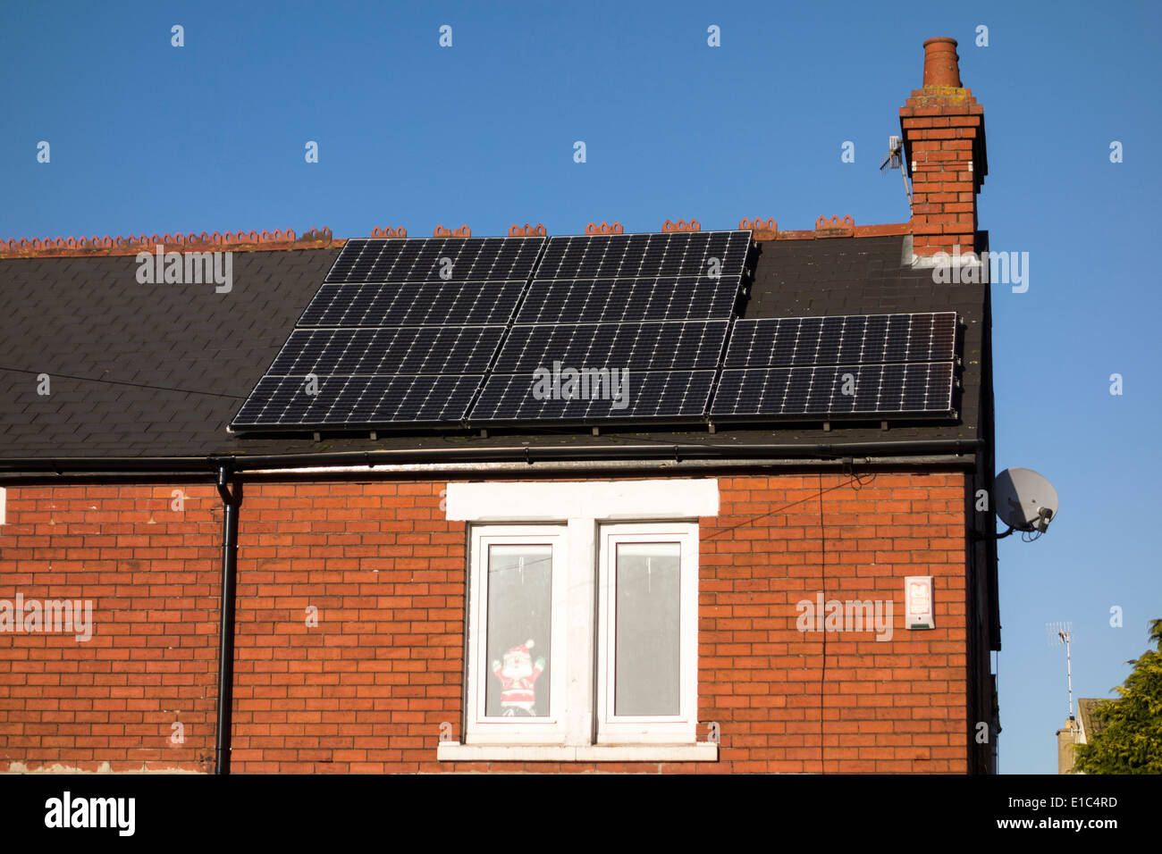 Solar panel roof hi-res stock photography and images - Alamy