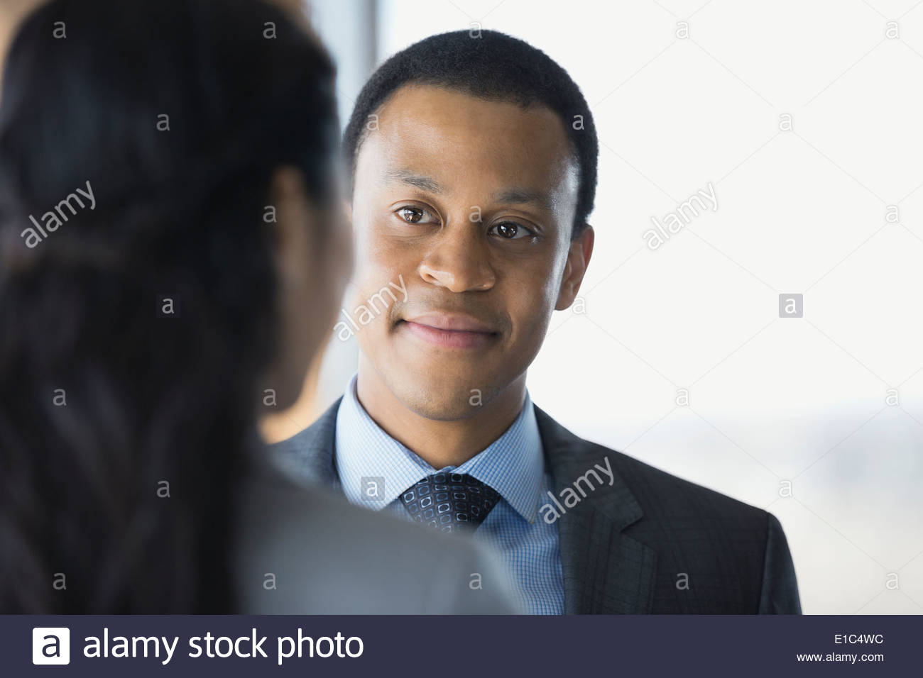 Business people talking close hi-res stock photography and images - Alamy