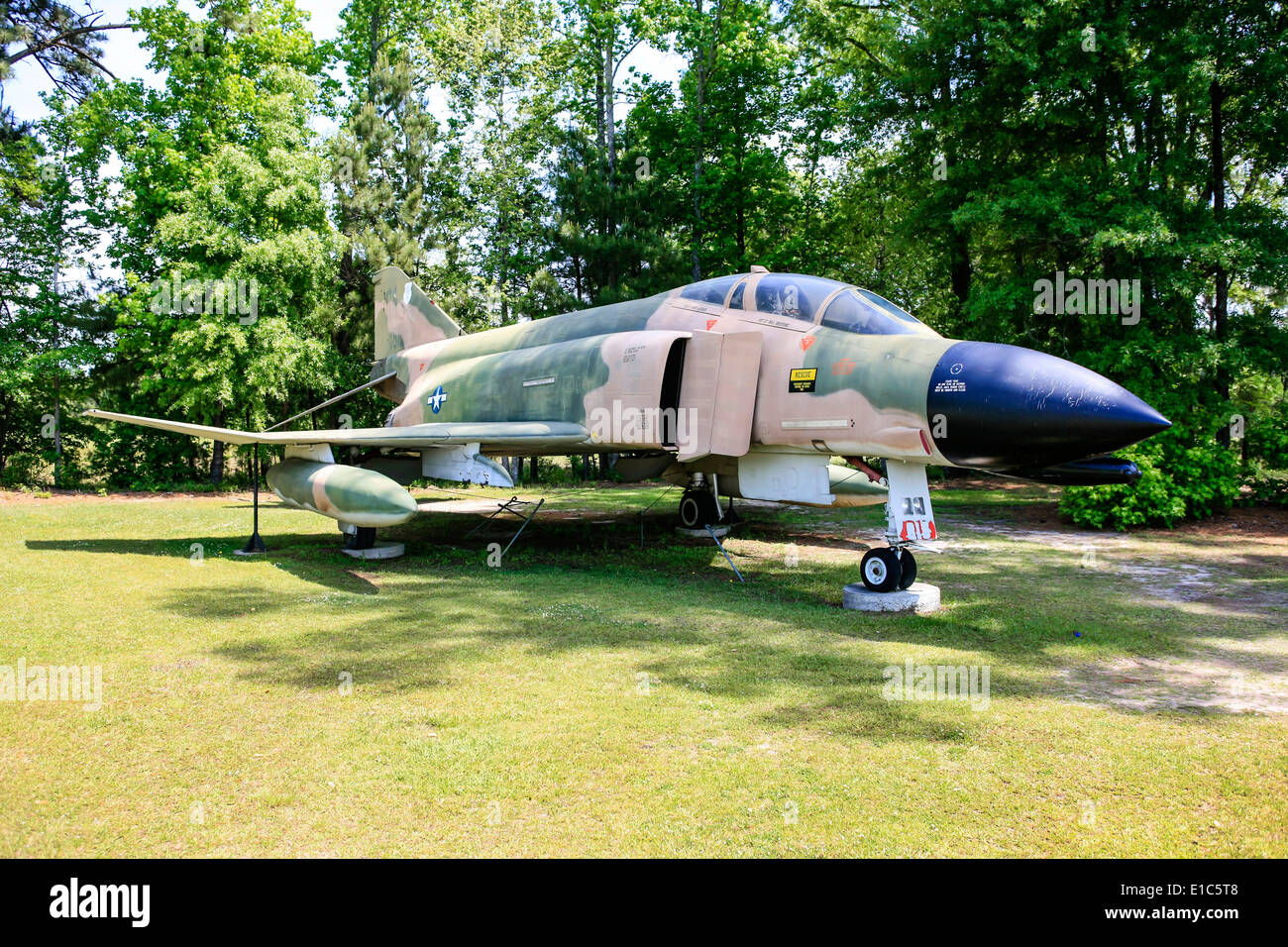 F 4 phantom vietnam war hi-res stock photography and images - Alamy