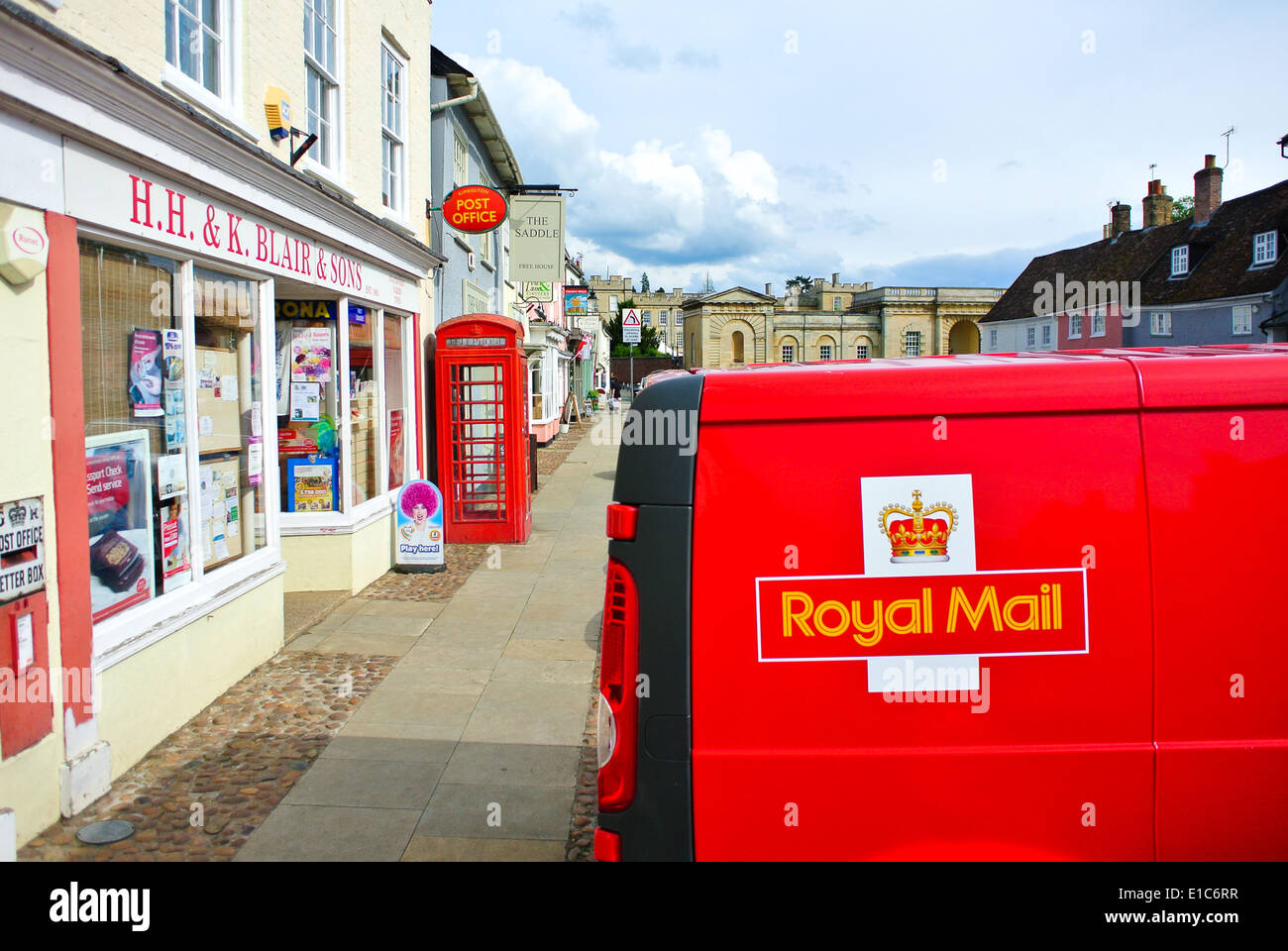 Royal mail sign hi-res stock photography and images - Alamy