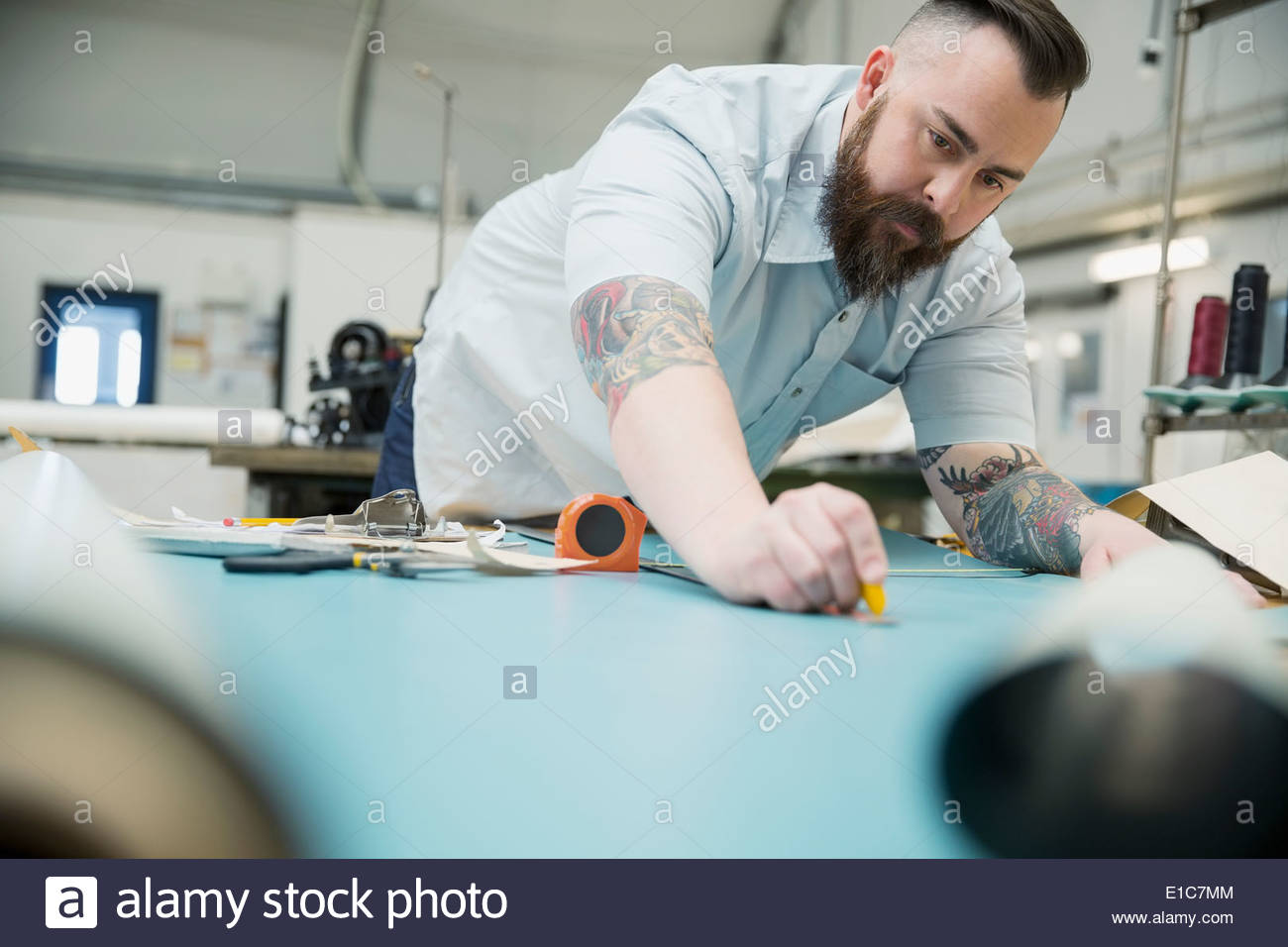Textile manufacturing hi-res stock photography and images - Alamy