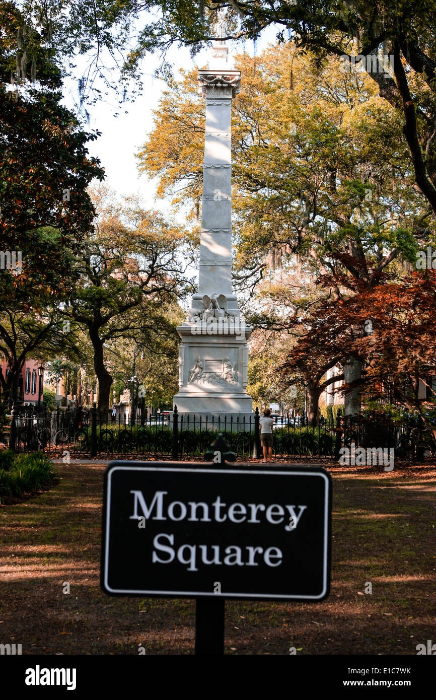Monterey Square in Savannah GA Stock Photo - Alamy
