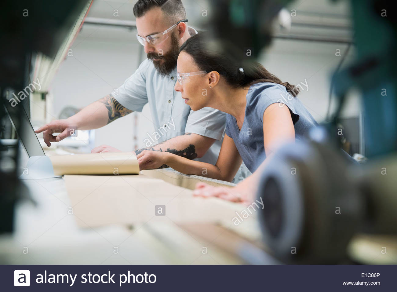 Textile showing hi-res stock photography and images - Alamy