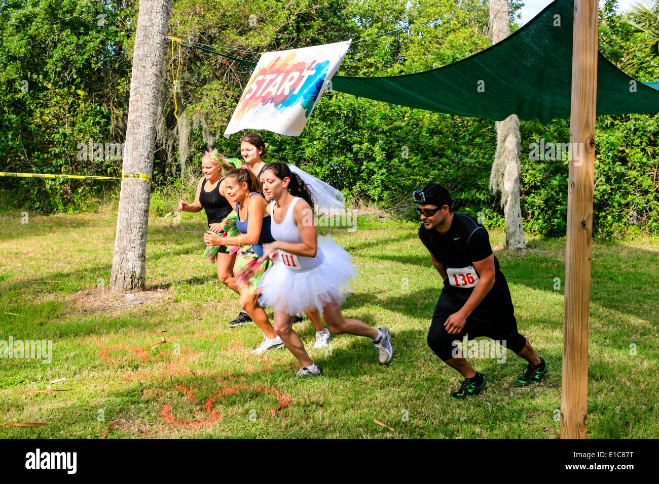 Obstacle race hi-res stock photography and images - Alamy