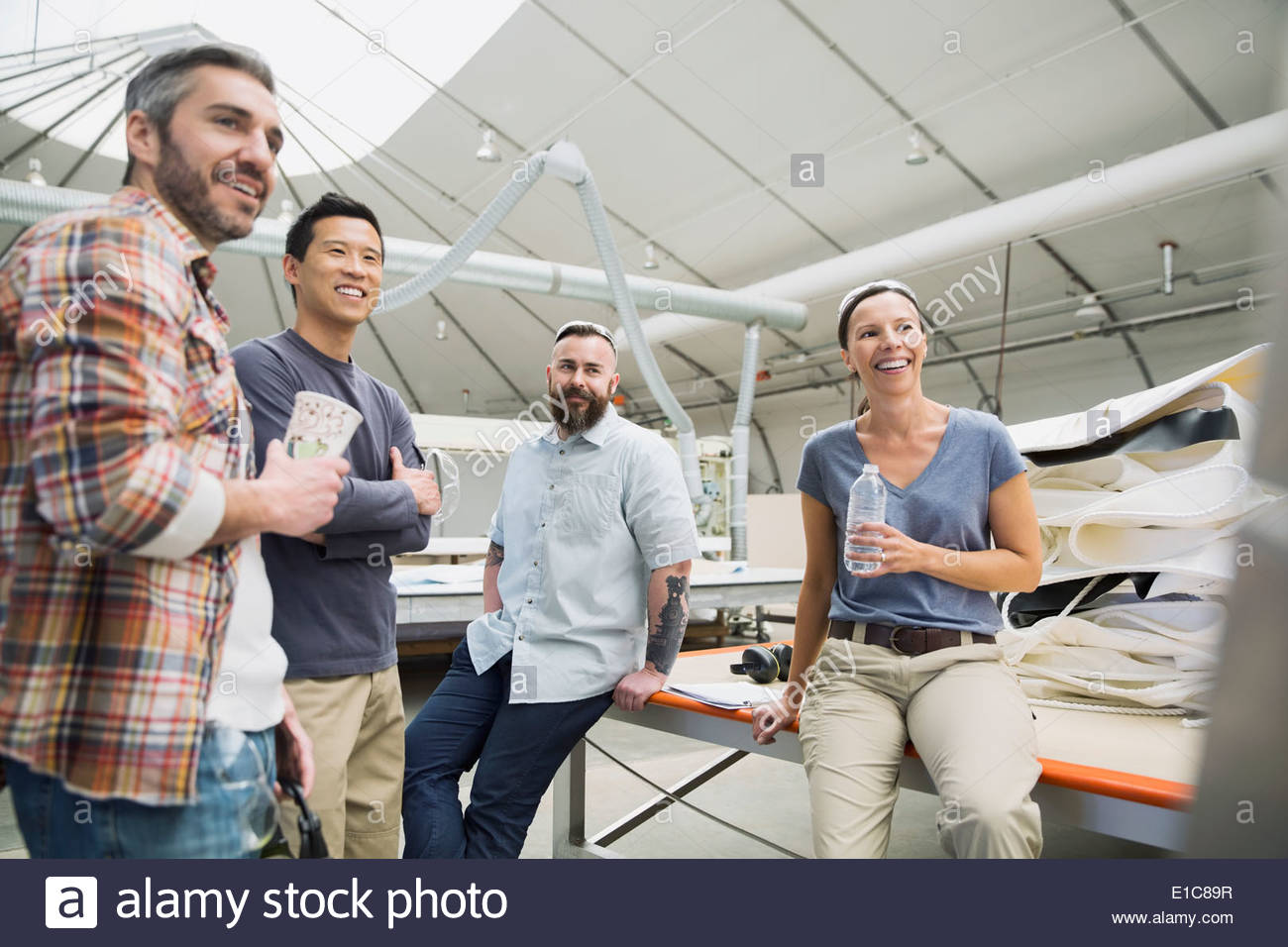 Food manufacturing workers hi-res stock photography and images - Alamy
