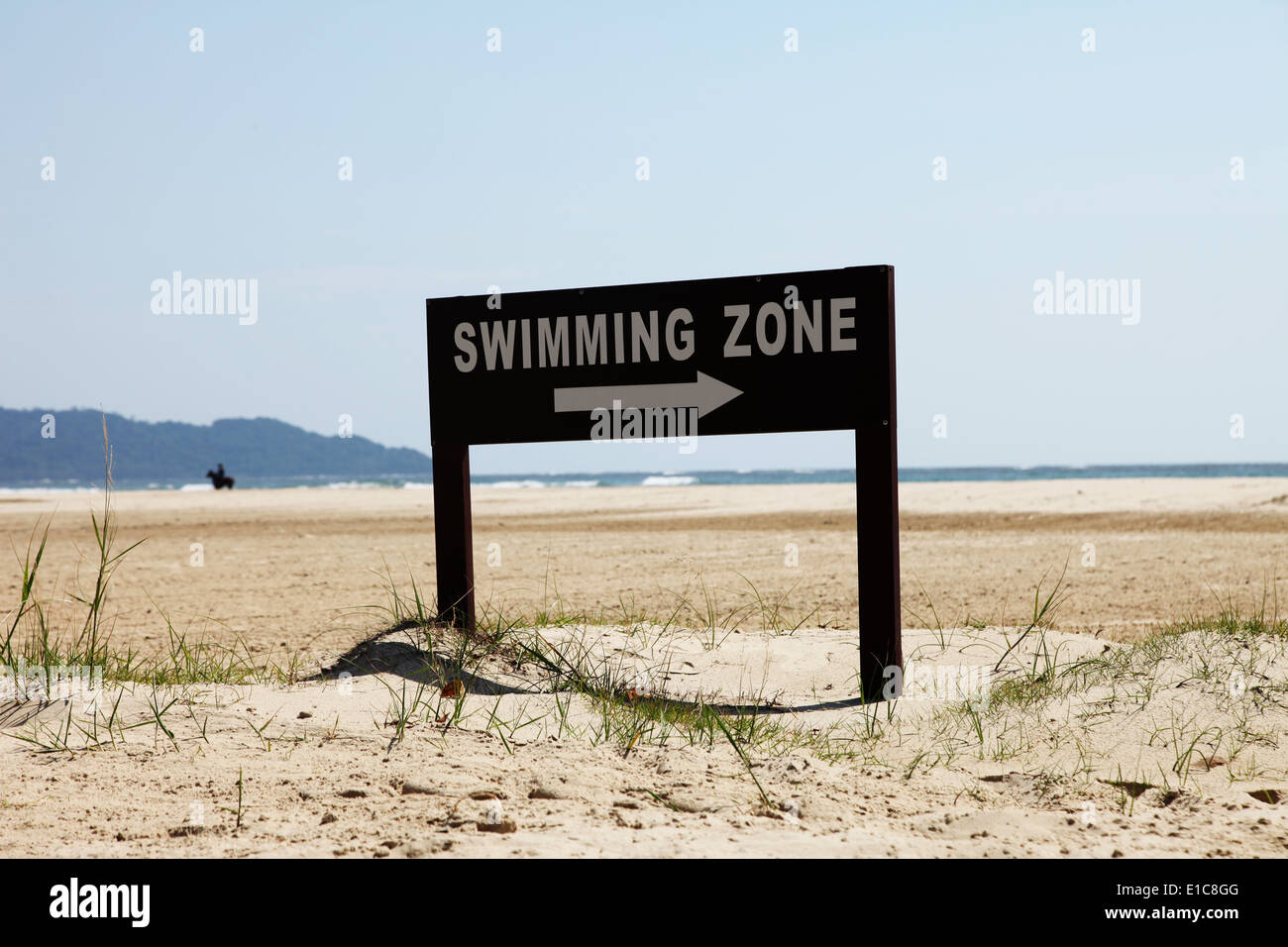 Hotel sign indication board hi-res stock photography and images - Alamy