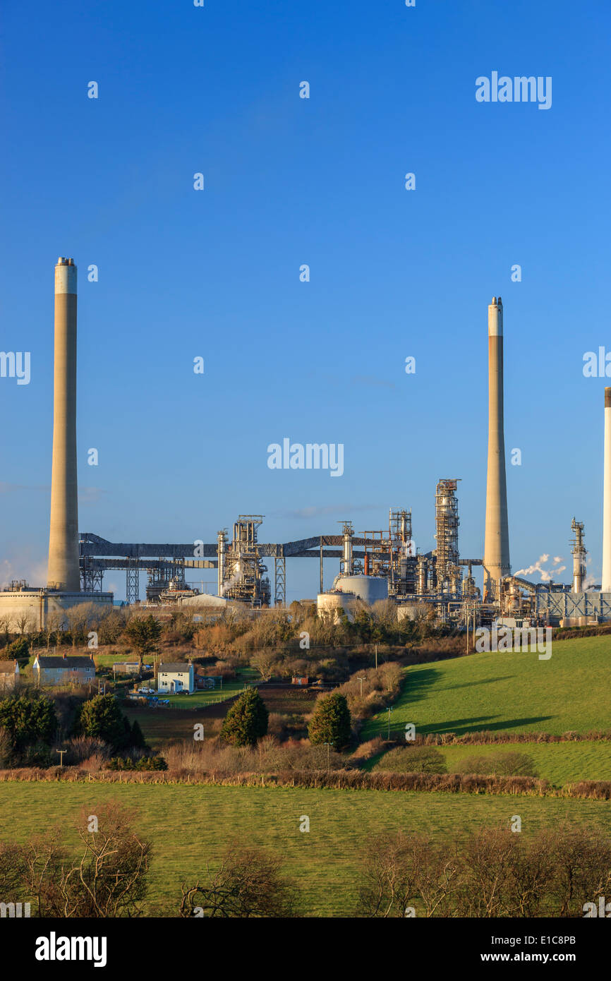 Valero energy pembroke hi-res stock photography and images - Alamy