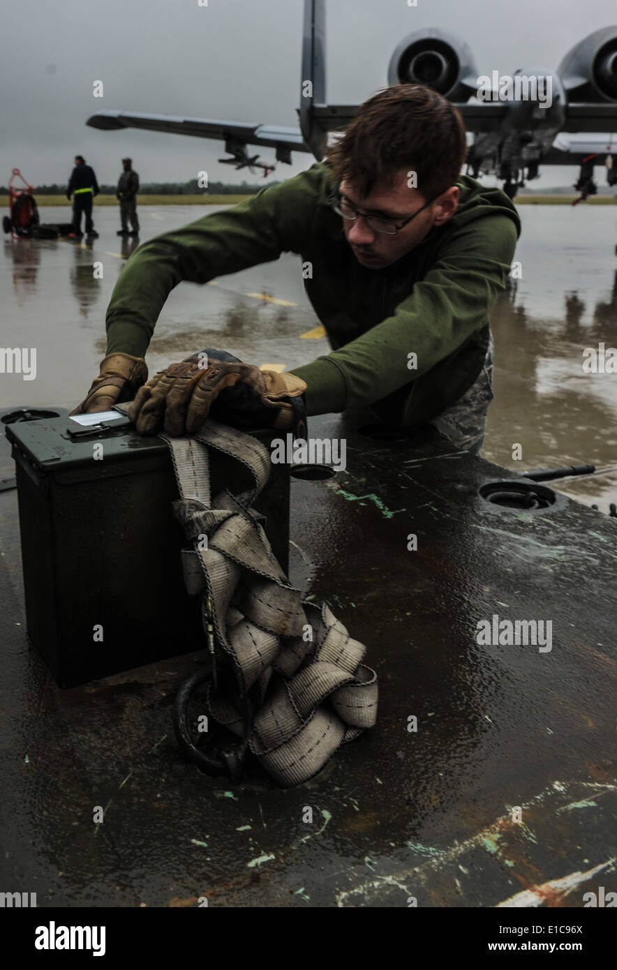 A U.S. Air Force weapons load crew member with the 81st Aircraft ...