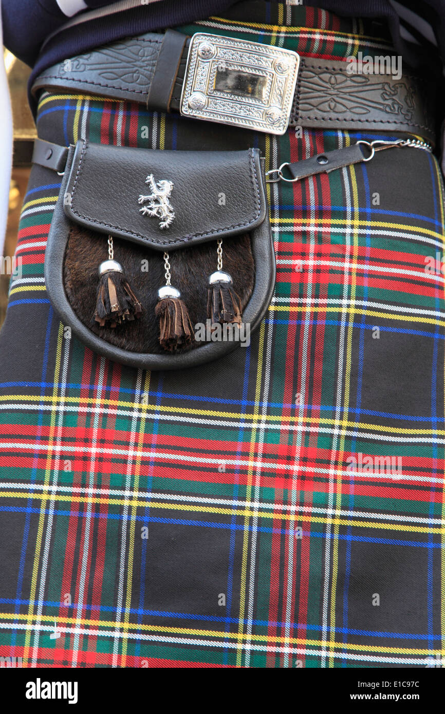 UK, Scotland, Edinburgh, kilt, traditional men's wear Stock Photo - Alamy