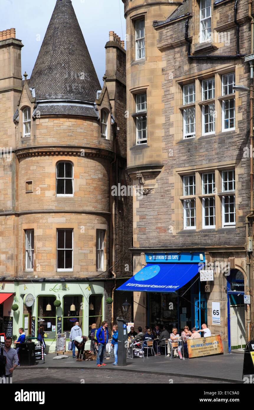 UK, Scotland, Edinburgh, Cockburn Street, street scene, people Stock ...