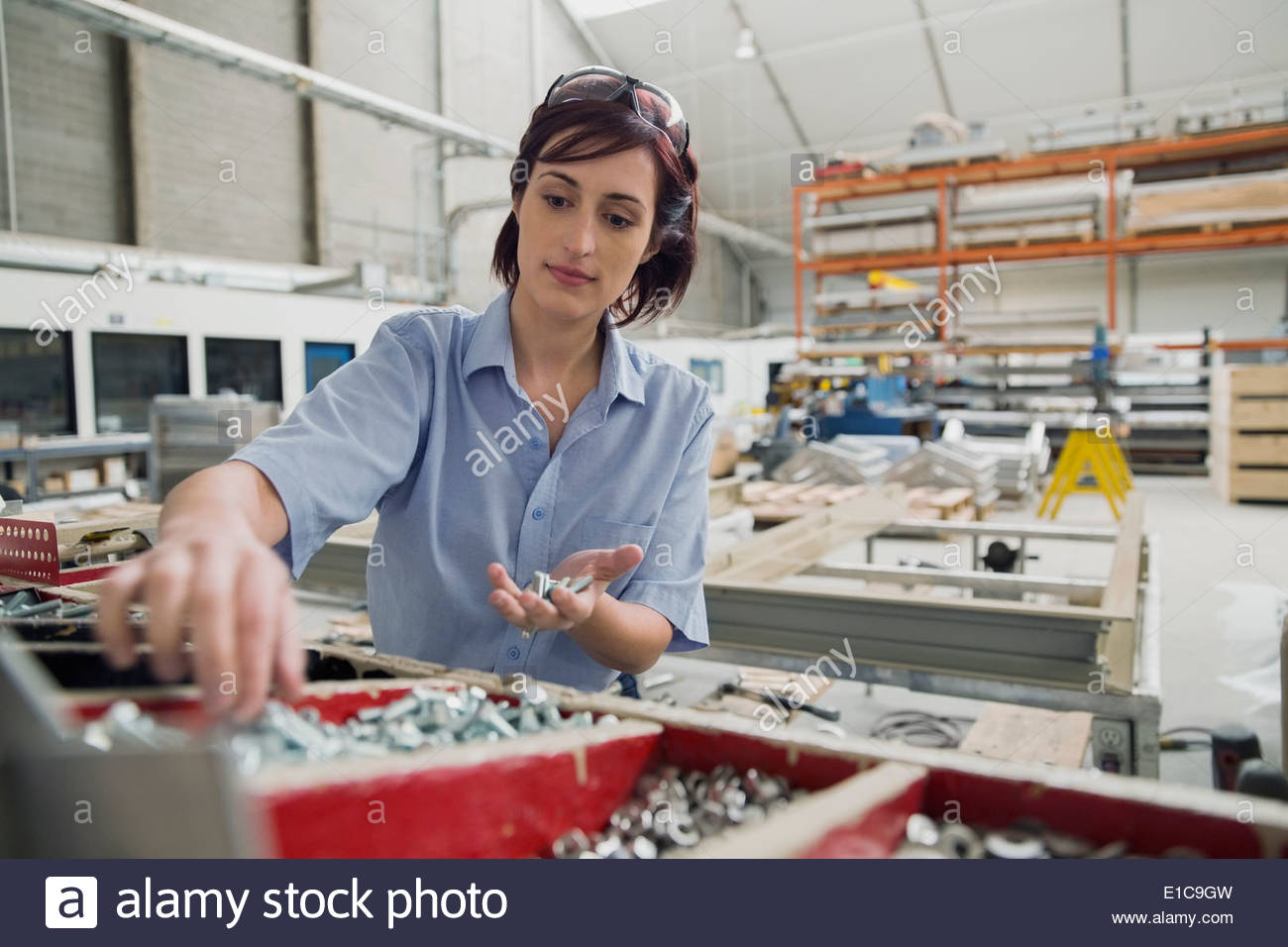 Bin of screws hi-res stock photography and images - Alamy