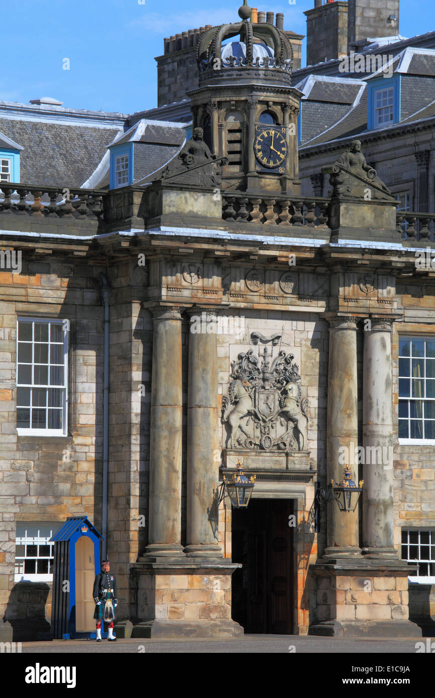 At the palace of holyroodhouse hi-res stock photography and images - Alamy