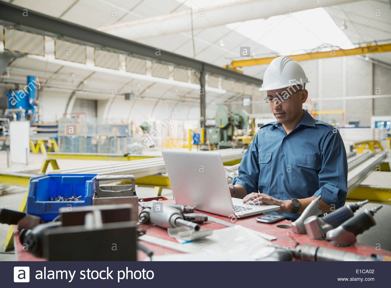 Technology manufacturing hi-res stock photography and images - Alamy
