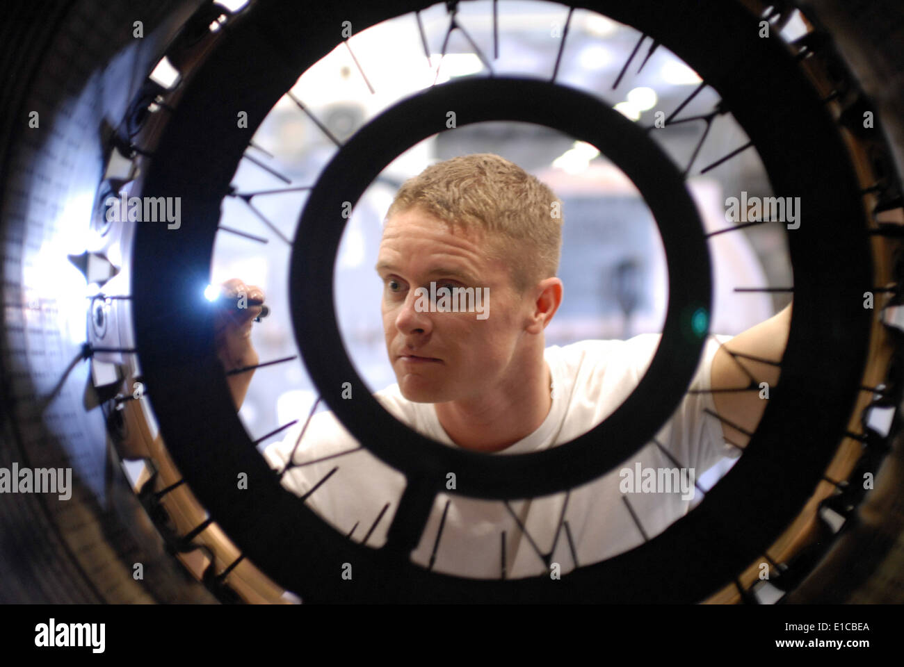 2009 aviation machinists mates maintain hi-res stock photography and ...