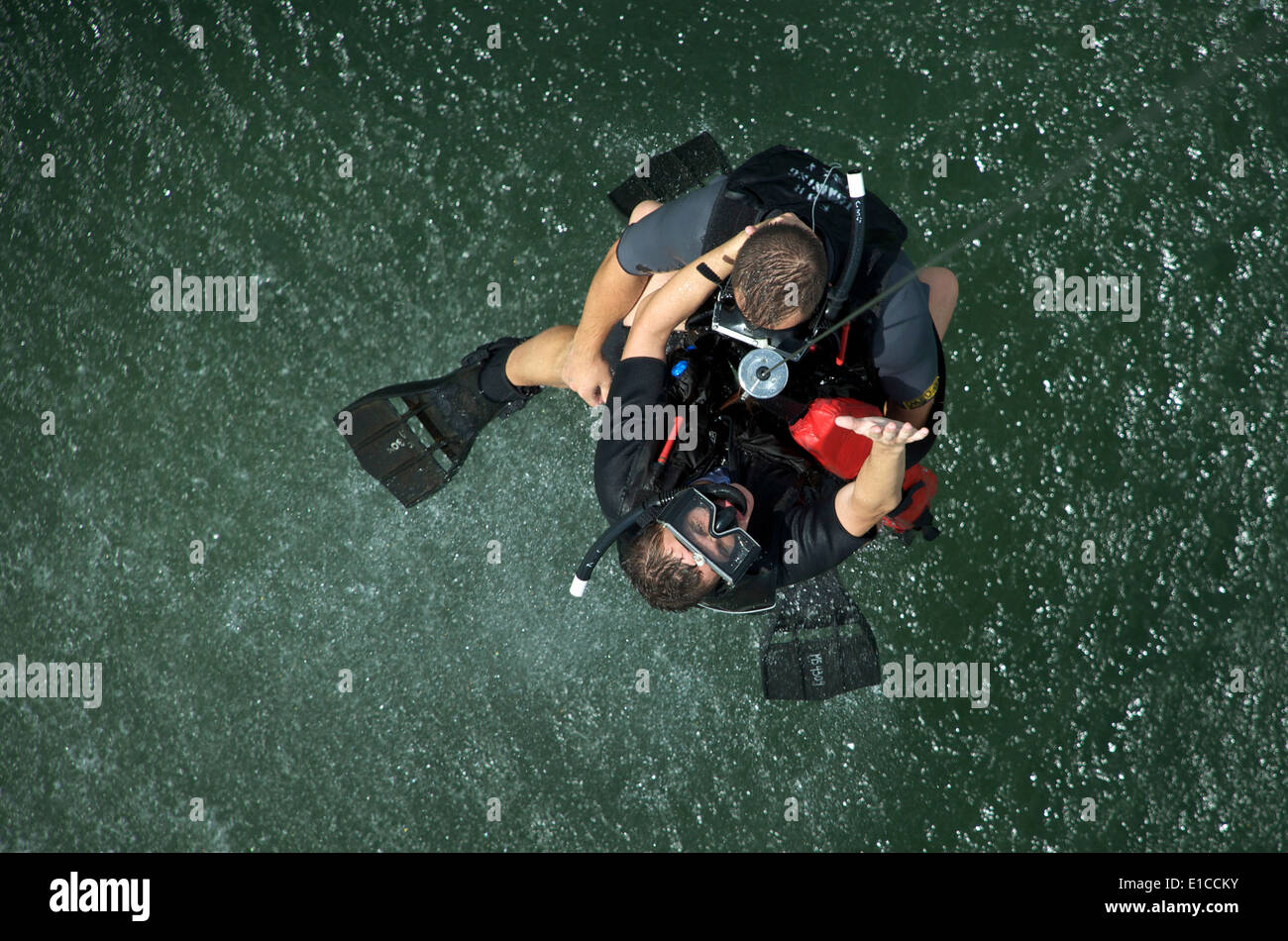 Us navy search rescue swimmer hi-res stock photography and images - Alamy
