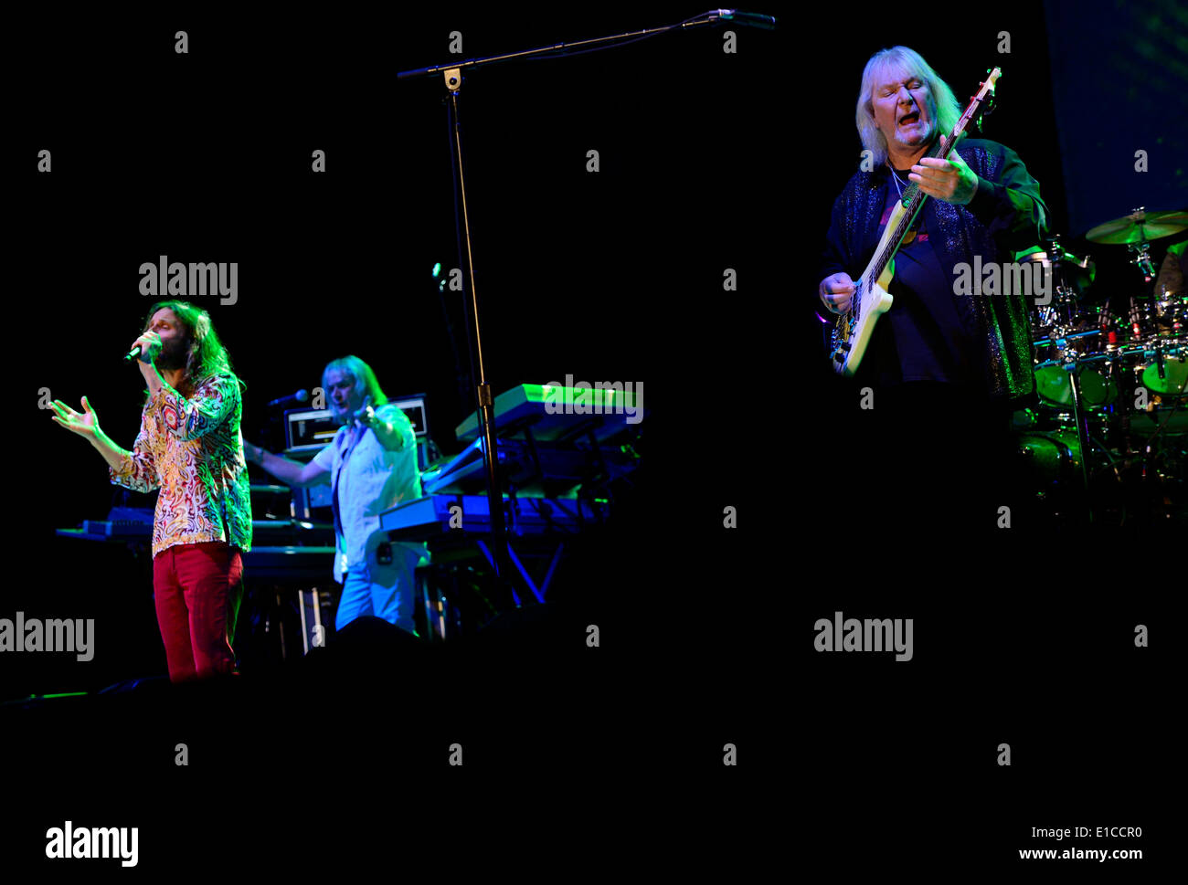 Prague, Czech Republic. 30th May 2014. Bassist Chris Squire (right) and ...